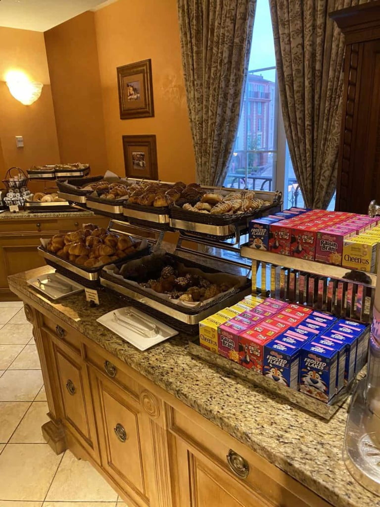 Club LEvel Rooms at Universal Studios- worth every Cent! - Straight ...