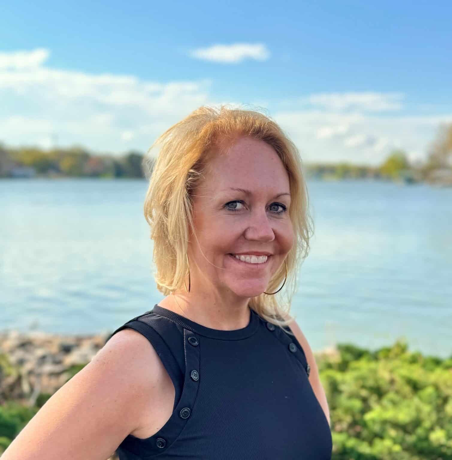 Meet Us - Straight Away Travel